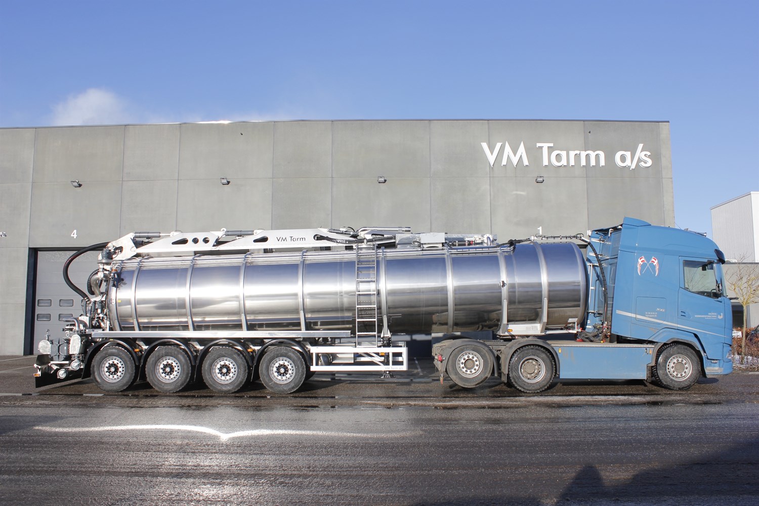 Liquid manure tankers and trailers | VM Tarm a/s