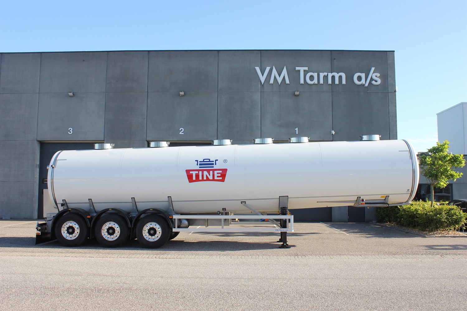 Milk tankers and trailers | VM Tarm a/s - VM Tarm a/s